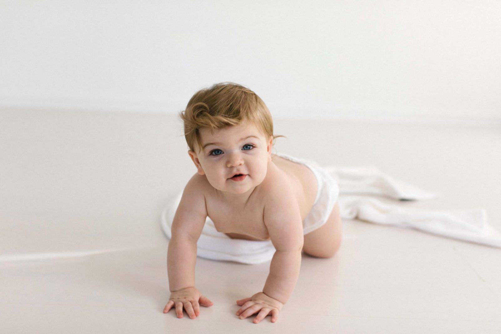 Candid and unposed baby imagery Elle Baker Photography Chicago baby