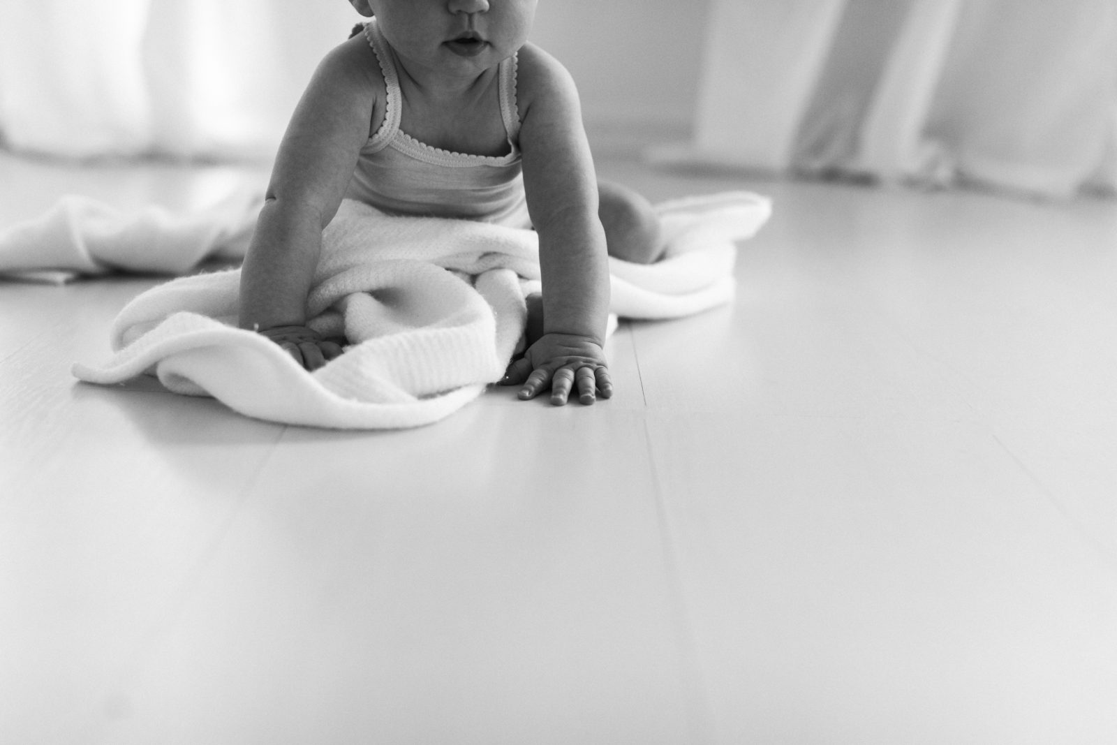 Baby Led Sitter Session | Chicago photographer | Elle Baker Photography