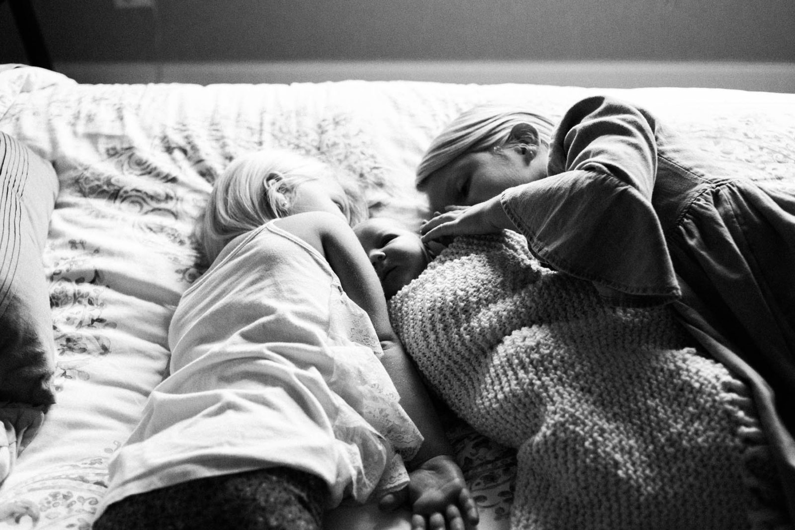 Chicago newborn and family lifestyle photographer Elle Baker Photography