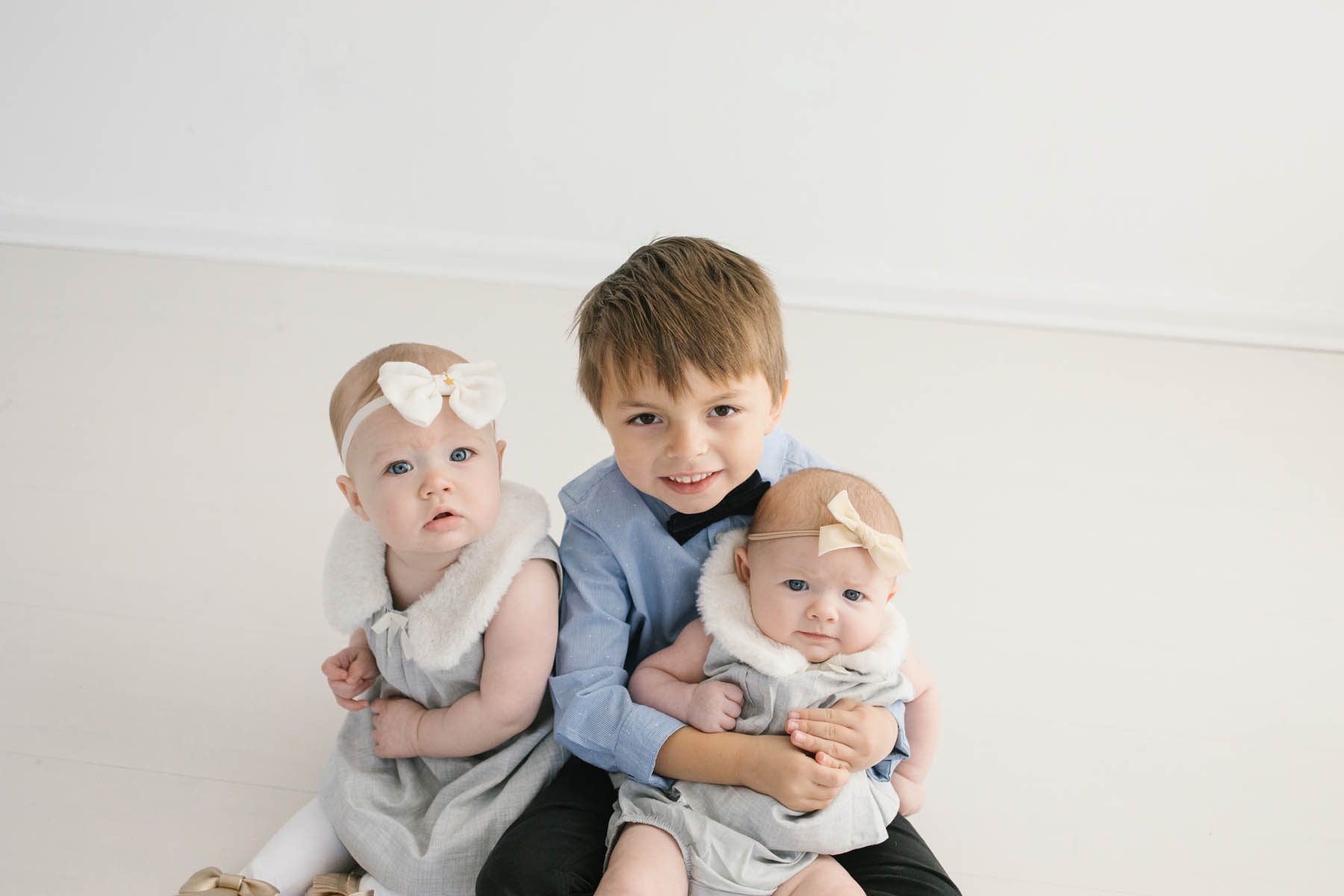 How to pose large families in small spaces | Frankfort IL family photo